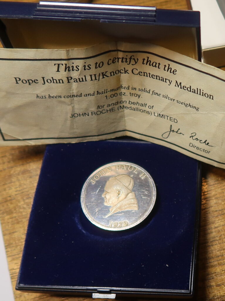 IRELAND : ONE OUNCE SILVER MEDALLION 1979. POPE JOHN PAUL/ KNOCK ...